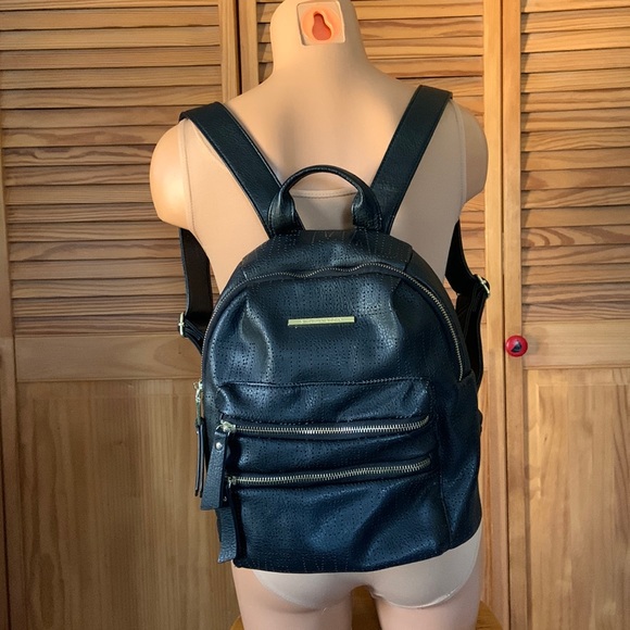 Steve Madden | Bags | Steve Madden Signature Logo Backpack Black ...